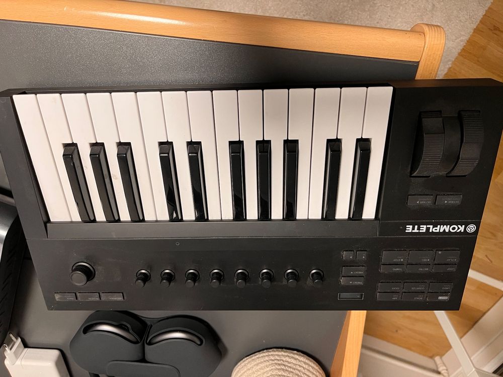 Native Instruments Komplete Kontrol A25 MIDI Keyboard (Gebraucht) in ...