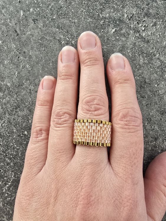 💍 Bague dorée & rose poudré fait main en perles Miyuki (Neuf avec ...