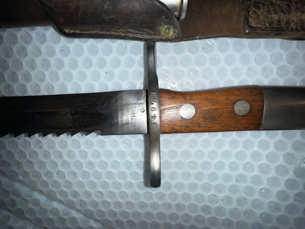 Faschinenmesser 1914 mit Lederscheide (Sägebajonett) (2) (Gebraucht) in Zeiningen für CHF 140.3 ...