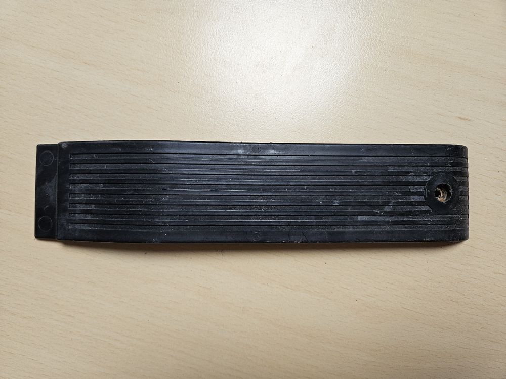 Cache fixation banquette arrière VW Golf 1 MK1 (Gebraucht) in Vernier ...