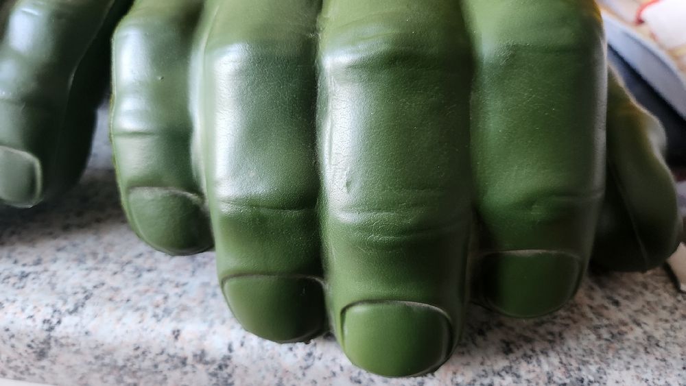 Hulk Hände - Stark zuschlagen an Fasnacht/Halloween💪! (Gebraucht) in ...