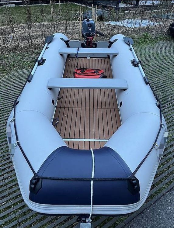 Wunderschone Schlauchboot Mit Motor Gebraucht Bild