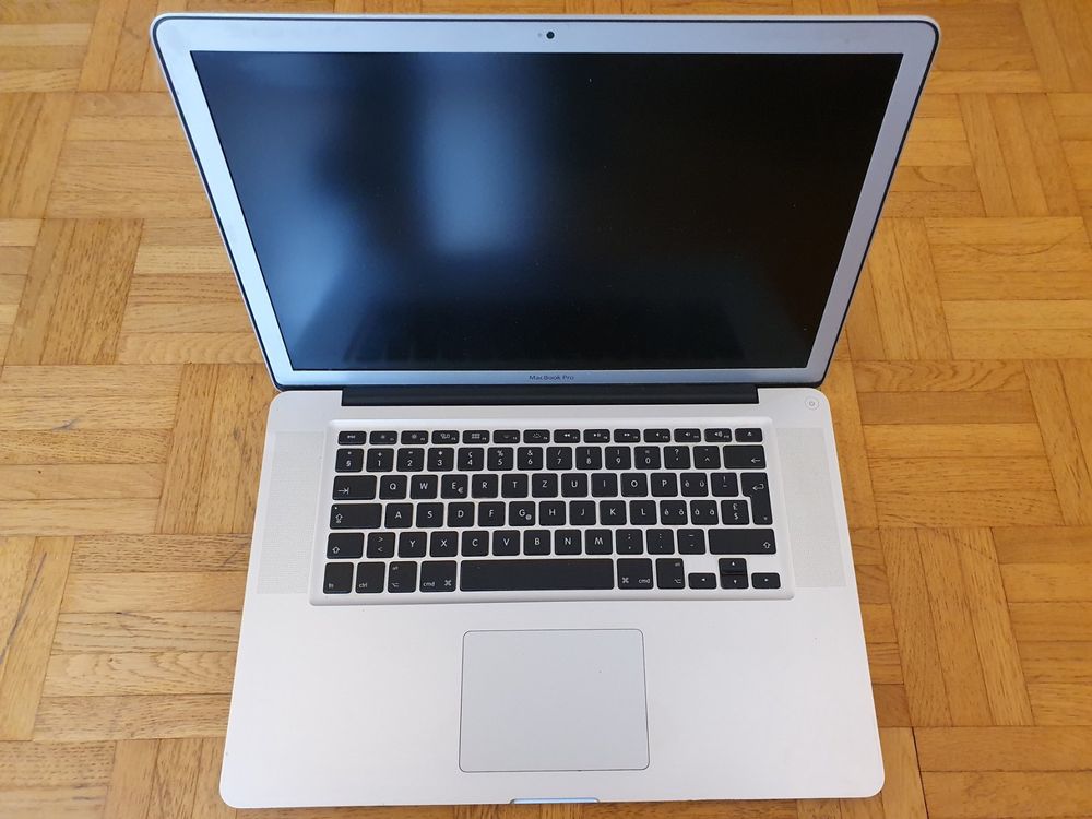 Macbook Pro 15" 2010 zum Basteln | Kaufen auf Ricardo