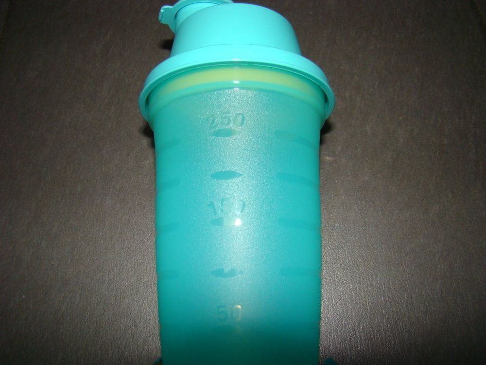 Tupperware, shaker, 250ml (Neu und originalverpackt) in Lussery-Villars ...