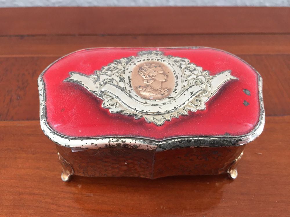 Kleine, hübsche Schatulle mit Kopf Qeen Elizabeth | Kaufen auf Ricardo