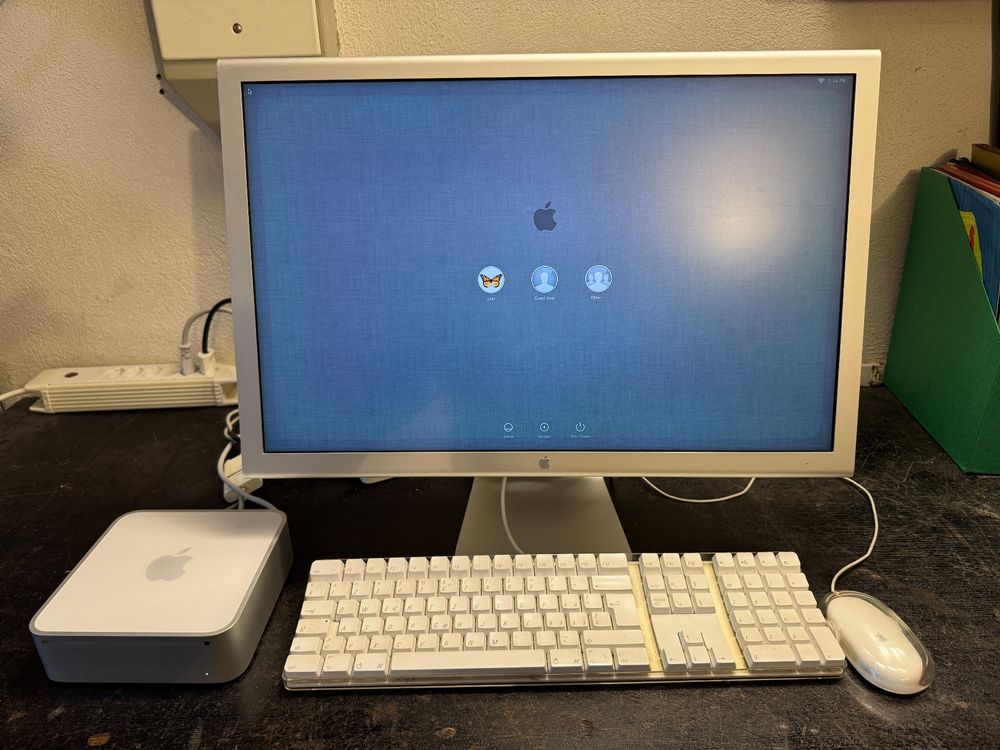 Apple Mac Mini – 2 GHz Intel Core 2 Duo + Bildschirm (Gebraucht) in ...