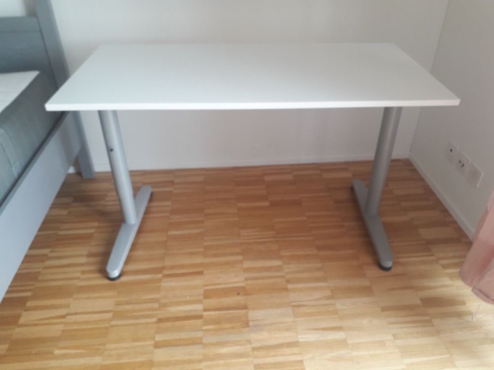 IKEA Schreibtisch GALANT, höhenverstellbar, 60 x 120 cm (D'occasion) à ...