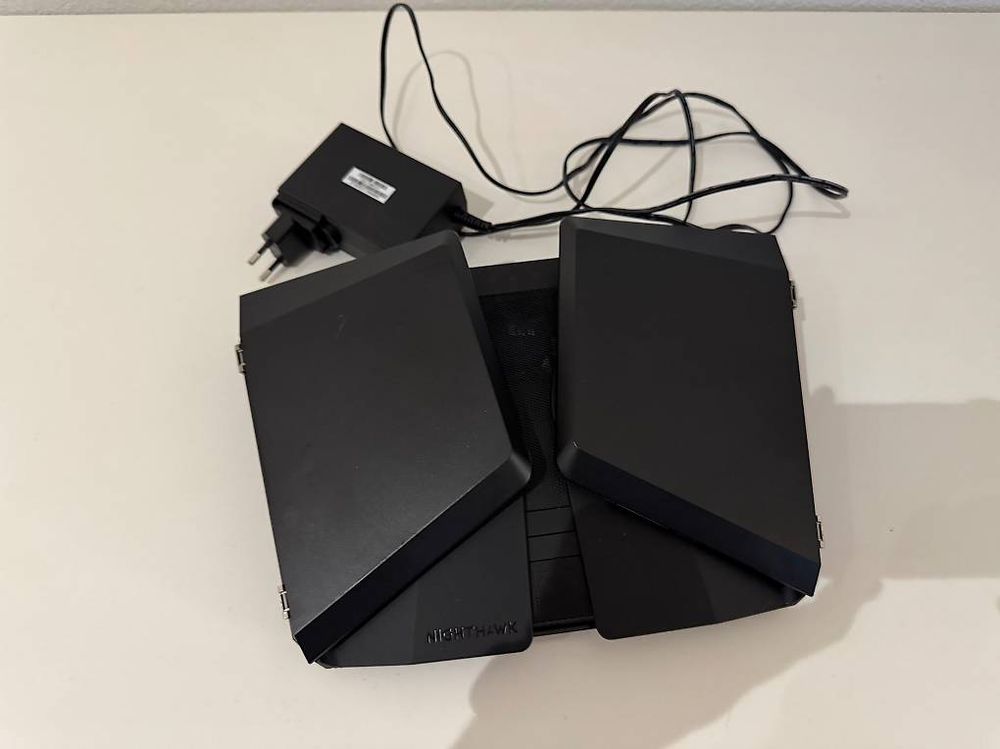 Netgear Nighthawk AX12 RAX120 WiFi 6 Router (Gebraucht) in Pfäffikon SZ ...