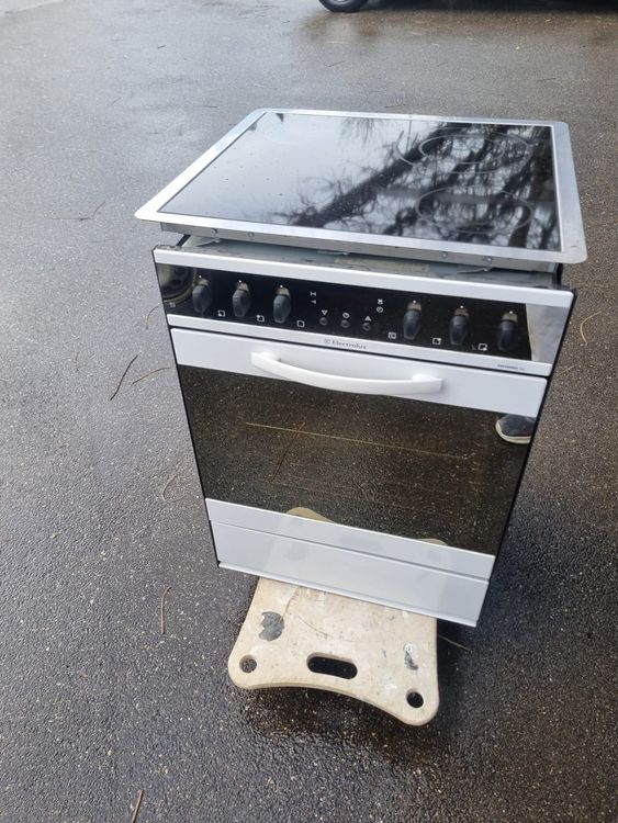 Kochherd / Backofen mit Keramikfeld (Electrolux) (Gebraucht) in ...