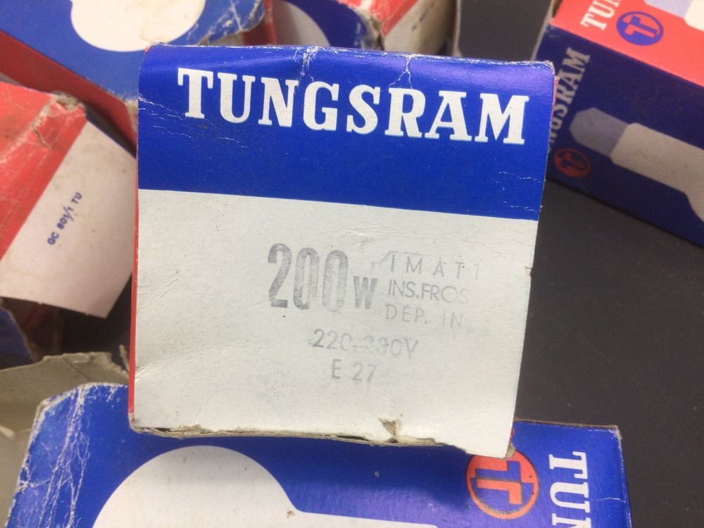 Grosse Glühbirnen Tungsram 200 Watt Fassung E27 | Kaufen auf Ricardo Grosse Glühbirnen Tungsram 200 Watt Fassung E27 | Kaufen auf Ricardo