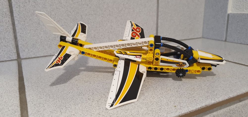 LEGO Technic 42044 2in1 Düsenflugzeug & Kunstflugmaschine | Kaufen auf ...