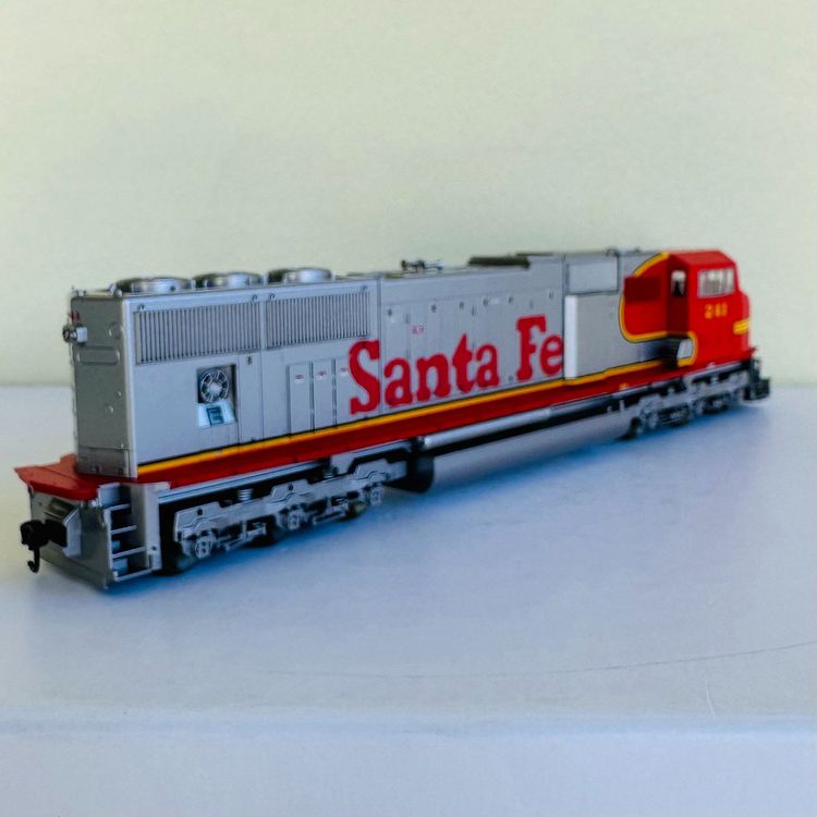 SD75M SF Nr241 HO Athearn Genesis (Neu (gemäss Beschreibung)) in Dietikon für CHF 120 – mit ...