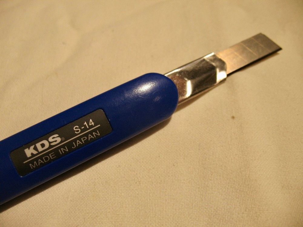 Cutter Japan Messer Schneider mit 2 Ersatzklingen | Kaufen auf Ricardo