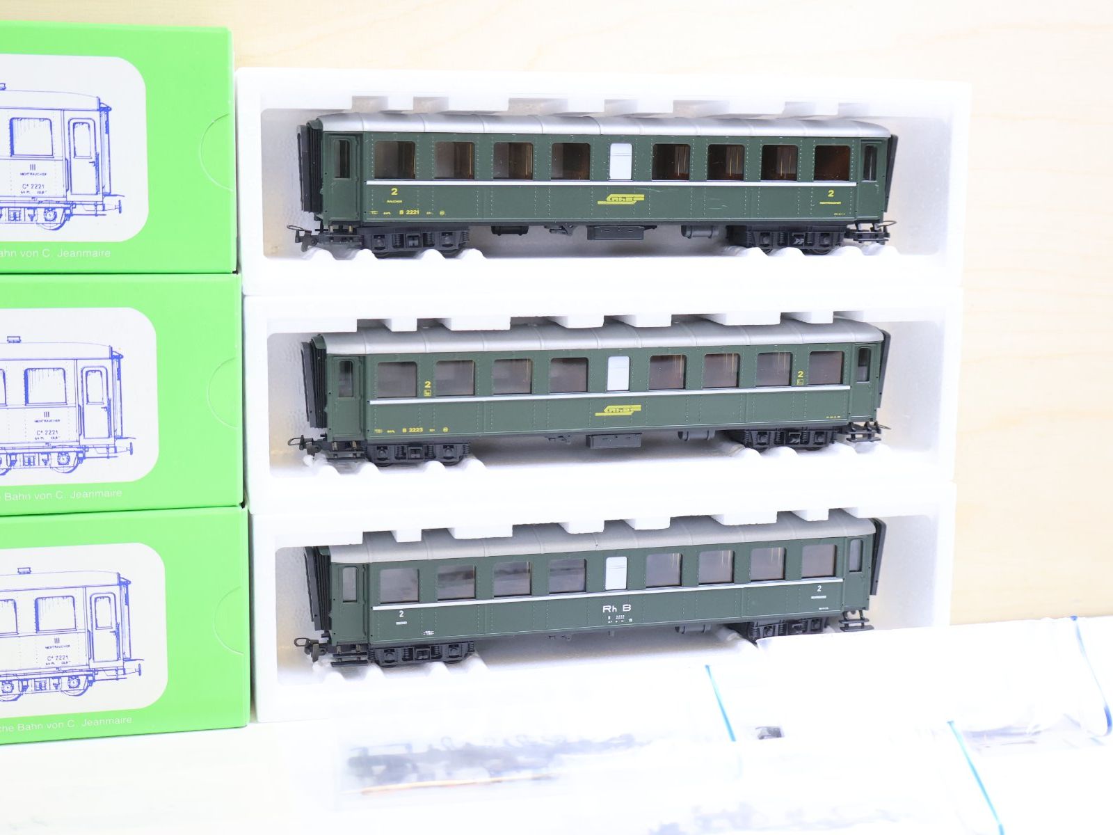 STL Models 3 x RhB Personenwagen H0m - Neupreis: 345.- (Gebraucht) in ...