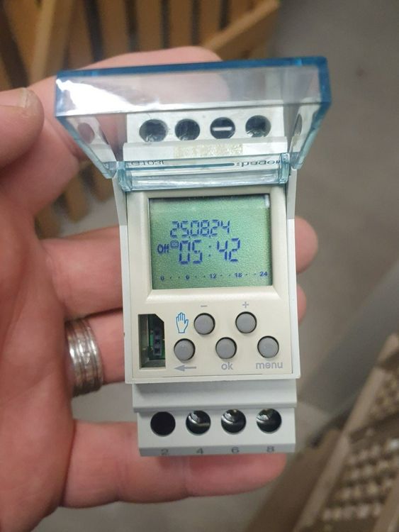 Hager Zeitschaltuhr EG103E Digital Timer Schalter 16A 12/24V (Gebraucht ...