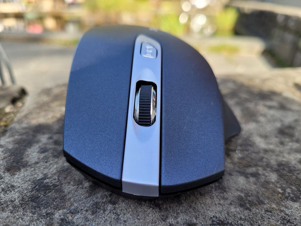 Kabellose Funkmaus mit ergonomischer Daumenablage | Kaufen auf Ricardo