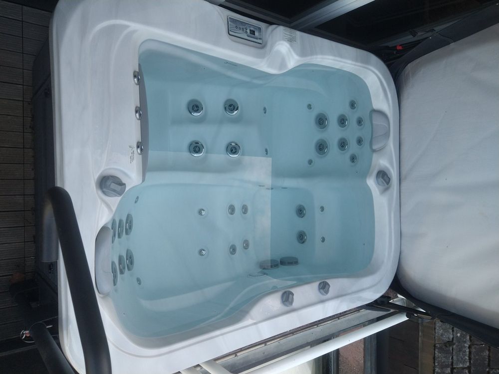 WHIRLPOOL OCEA (Gebraucht) in für CHF 2900 – nur Abholung auf Ricardo ...