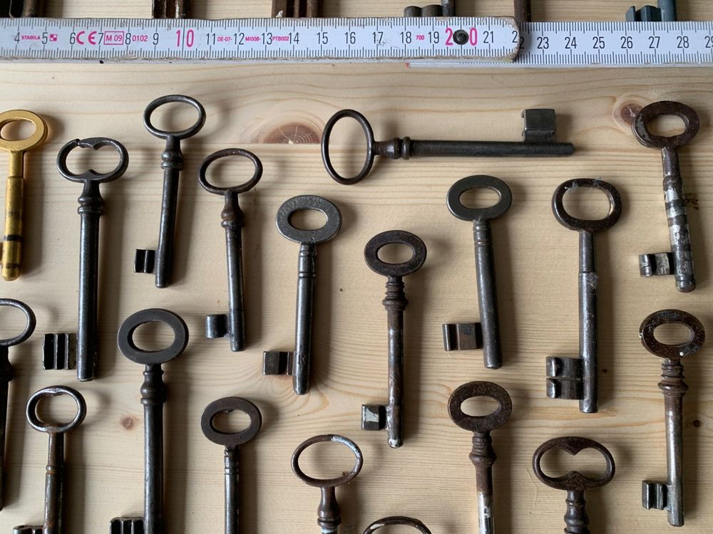 Konvolut 50 alte Schlüssel Bartschlüssel Schlüsselsammlung (Gebraucht) in Wallisellen für CHF 65 ...