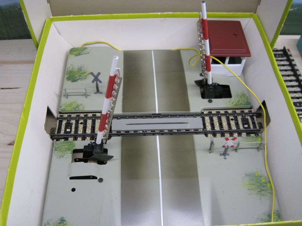 Märklin Bahnübergang 7192 mit Zusatzgarnitur 7193 neuwertig (Gebraucht) in Eschlikon TG für CHF ...