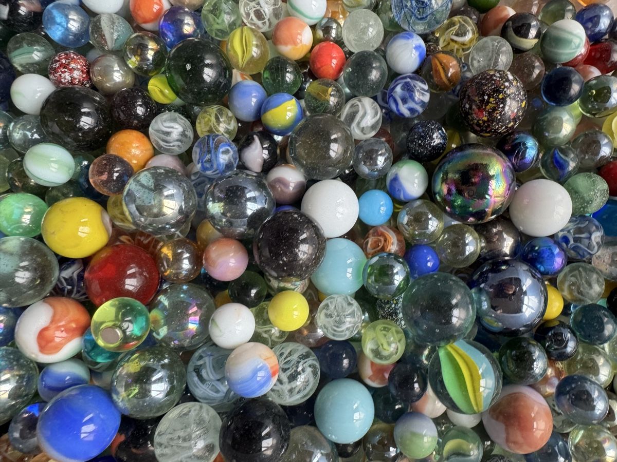 Lot de billes de collection - divers coloris et tailles (D'occasion) à ...