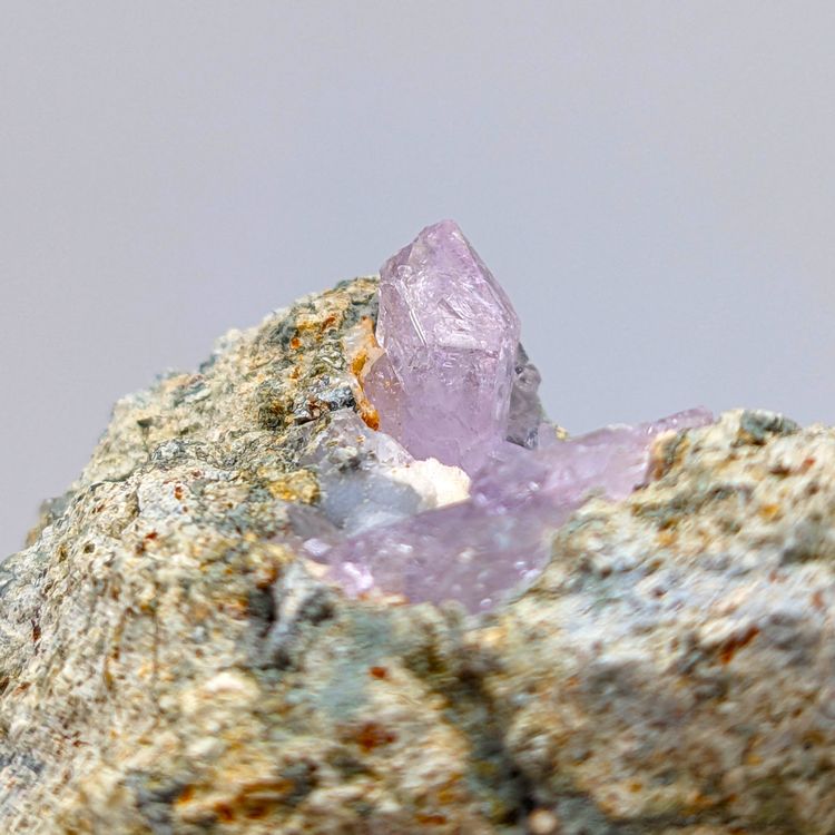 Seltenes italienisches AMETHYST-ZEPTER auf GRÜNEM CHALCEDON (Neu (gemäss Beschreibung)) in ...