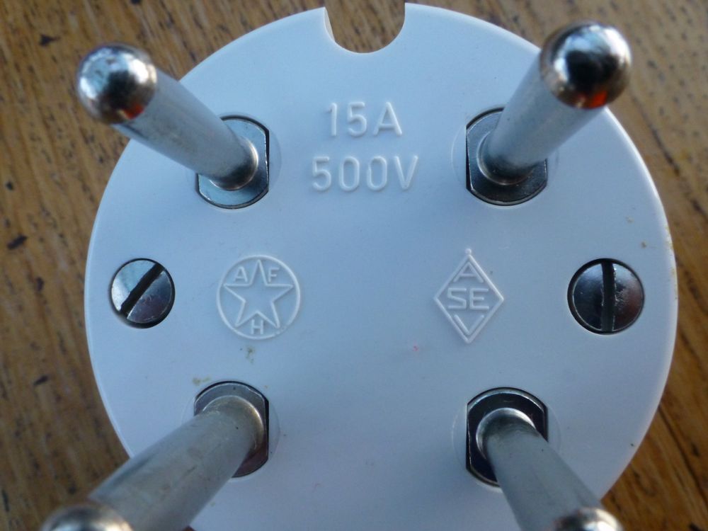 Antiker CH Stromstecker, Stecker 500V 15A von Kochherd (Gebraucht) in ...
