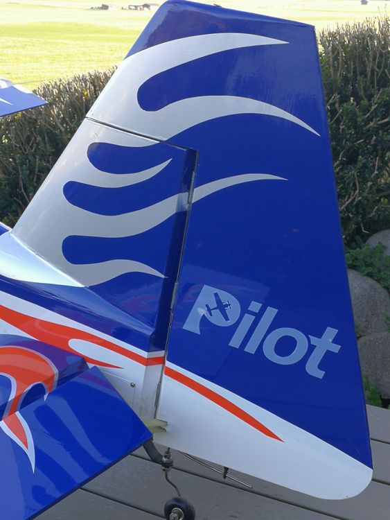 Modellflugzeug Pilot RC Yak 54 87 Zoll (Defekt) in Walkringen für CHF 370 – nur Abholung auf ...