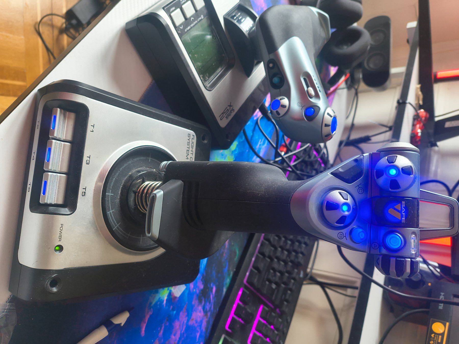 Joystick Saitek X52 Flight Control System-Parfait état! (D'occasion) à ...
