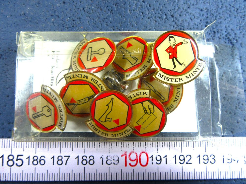 MISTER MINIT 9er PIN-SET SAMMLUNG KONVULT IN BOX (Gebraucht) in ...