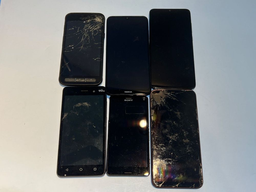 Téléphones android défectueux dès 1frs.- (Defekt) in Lausanne für CHF 4 ...