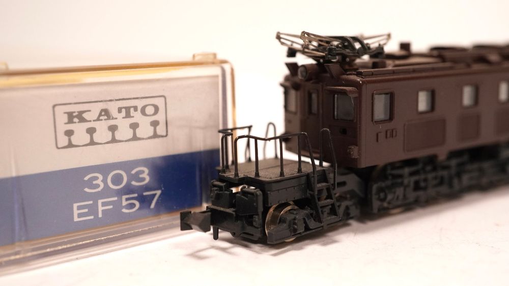 e42 Kato 303 Japan EF 57 E-Lok braun (Gebraucht) in Thun für CHF 79 – mit Lieferung auf Ricardo ...