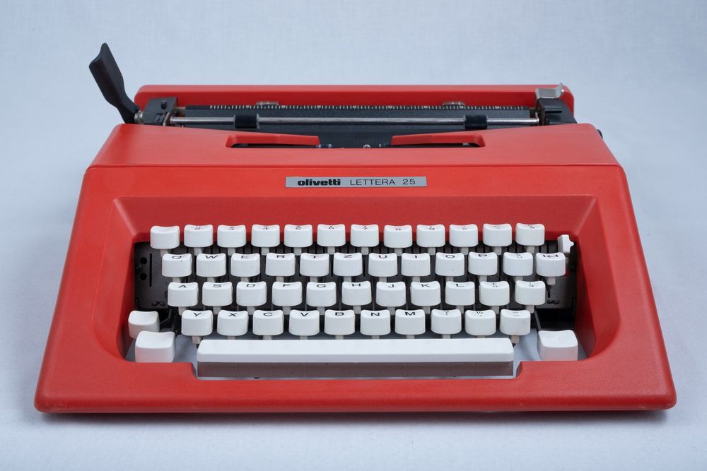 Machine à écrire Olivetti Lettera 25 - révisée, ruban neuf | Kaufen auf ...