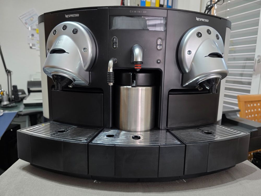 NESPRESSO GEMINI CS220 CS223 Typ 734 in gepflegtem Zustand (Gebraucht ...