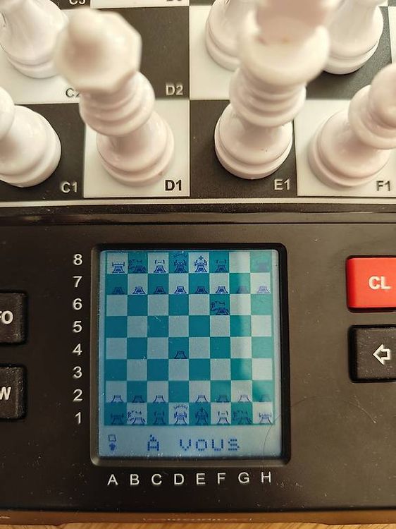 Jeu d'échecs électronique Millennium Chess Genius noir (Gebraucht) in ...