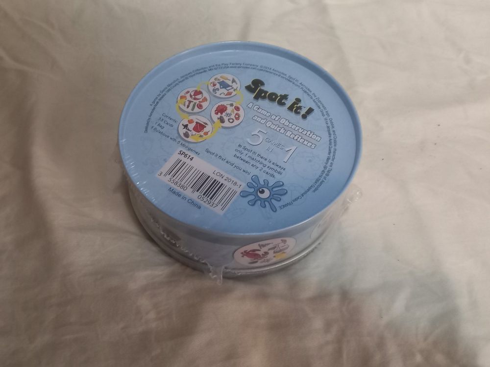 Jeu de société "Spot it" comme neuf, dès 6 ans, complet (Gebraucht) in ...