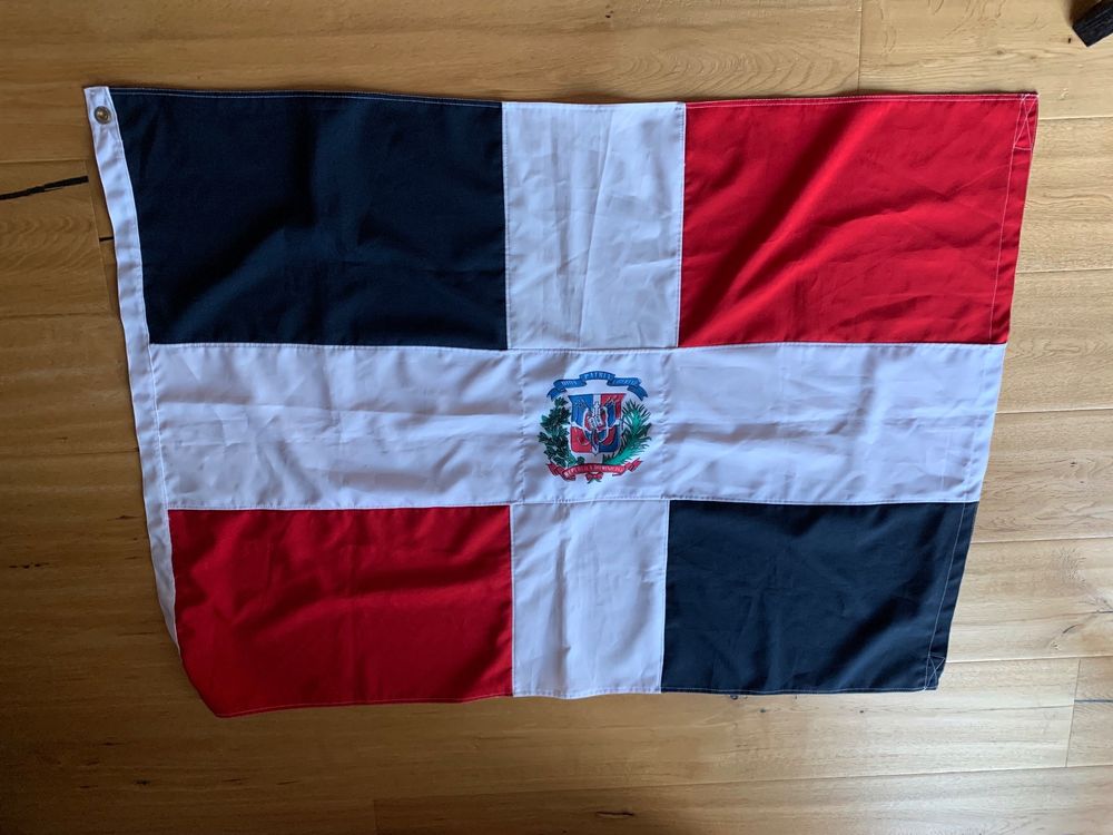 Fahne Dom.Rep. (Gebraucht) in Niederbipp für CHF 5 – mit Lieferung auf ...