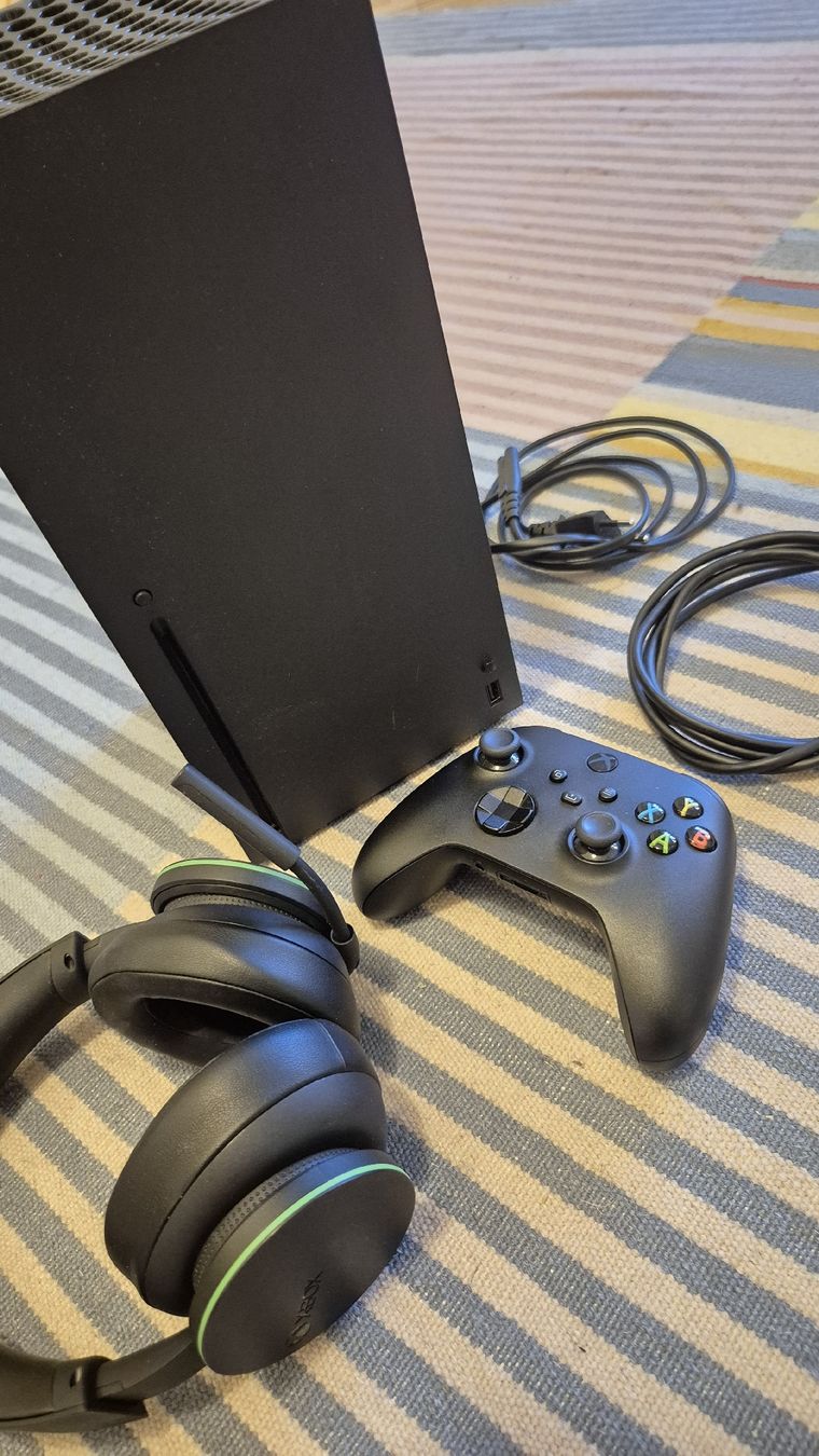 Xbox Series X 1TB - Konsole inkl. Controller & Headset (Gebraucht) in ...