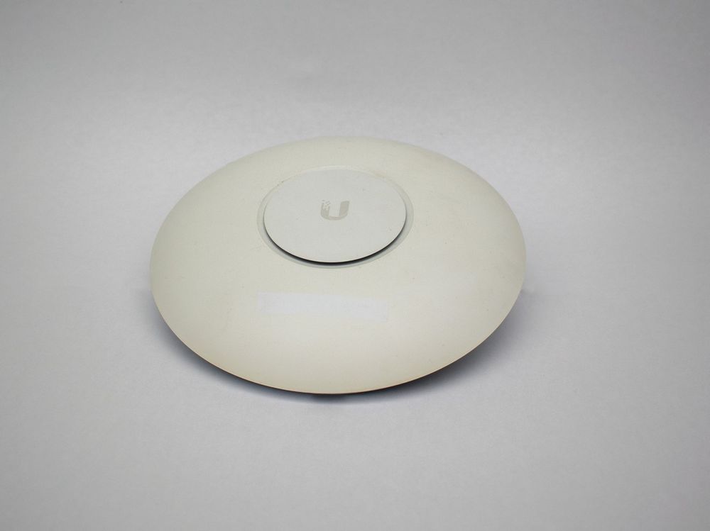 Ubiquiti Unifi AP AC Pro inkl. Wandhalterung | Kaufen auf Ricardo