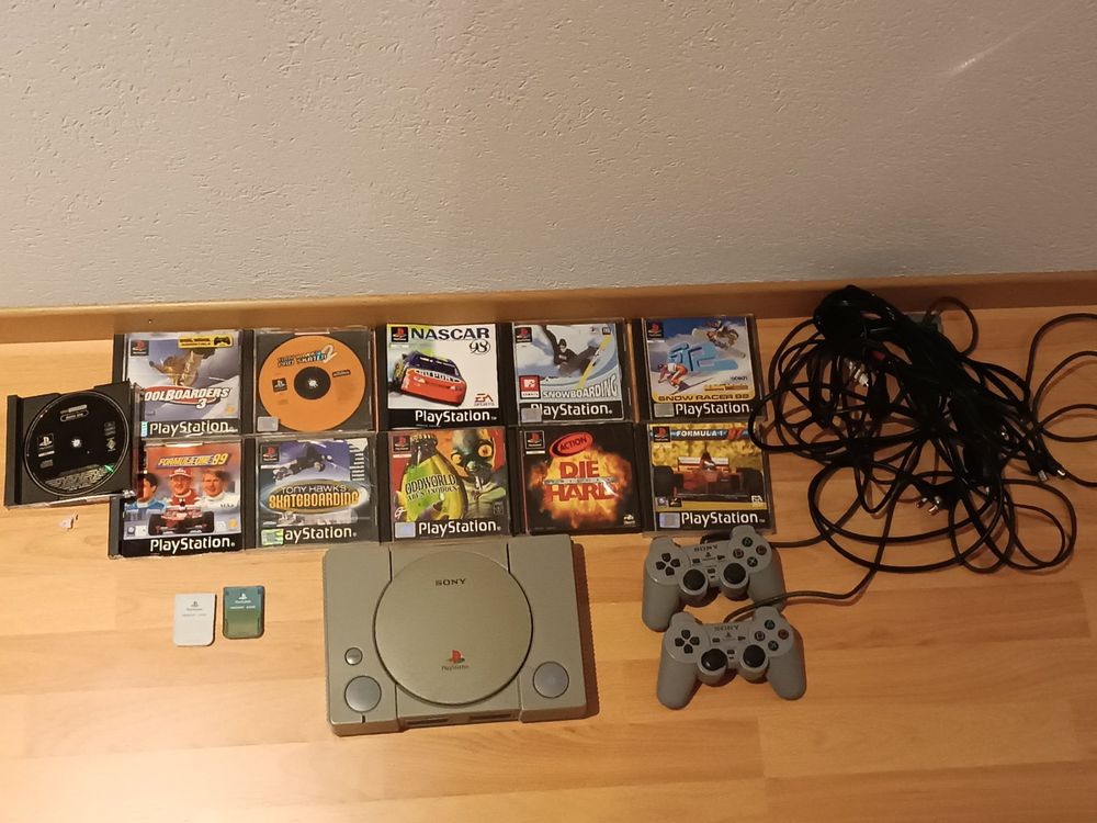 PLAYSTATION 1 / PSX / PSONE MIT ZUBEHÖR UND SPIELEN | Kaufen auf Ricardo