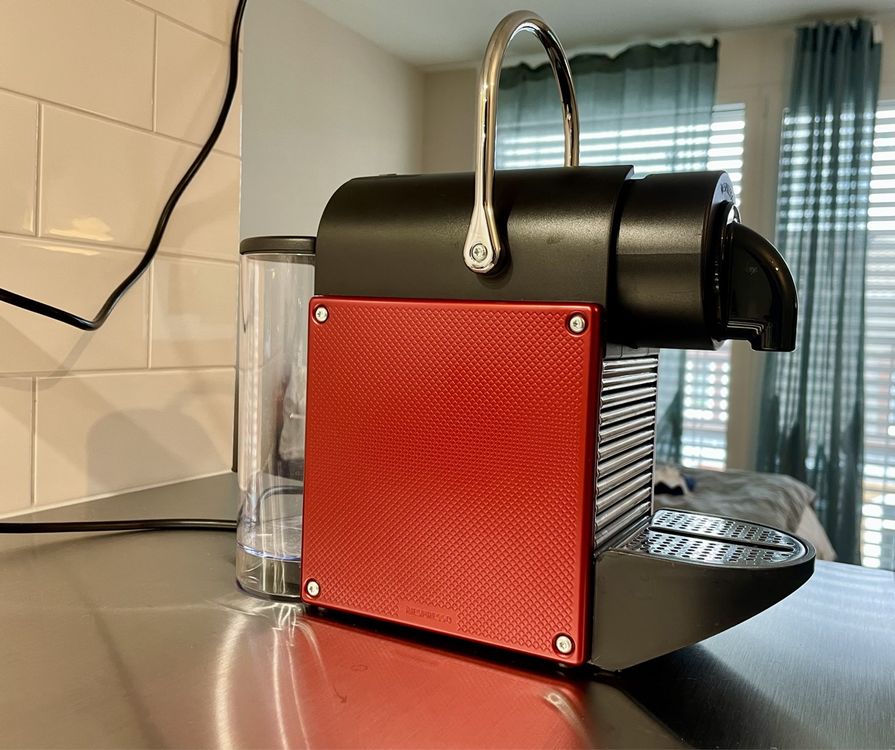 Original Nespresso Dark Red Pixie Coffee Machine (Neu (gemäss Beschreibung)) in Basel für CHF 40 ...