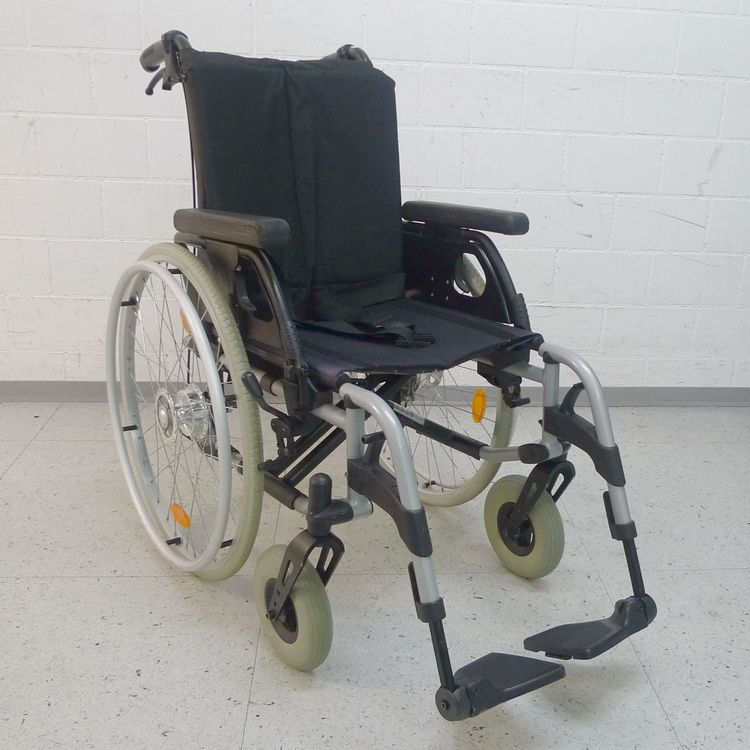 Rollstuhl Breezy, SB 40,5 cm, nur CHF199 | Kaufen auf Ricardo