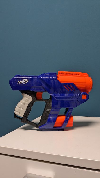 NERF Pistole mit 2 Trommeln für Indoor-Spass! (Gebraucht) in Randa für ...