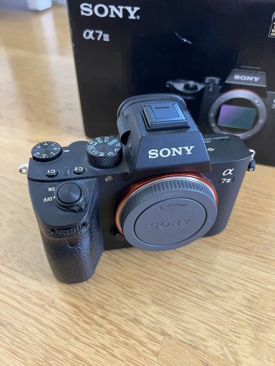 Sony Alpha a7 iii Body (wenig Gebrauchsspuren) | Kaufen auf Ricardo