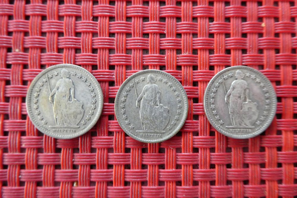 50 Rappen Silber 1941 / Fehlprägung mit Zusatzblatt /3 Stück (Gebraucht) in Au ZH für CHF 19 ...