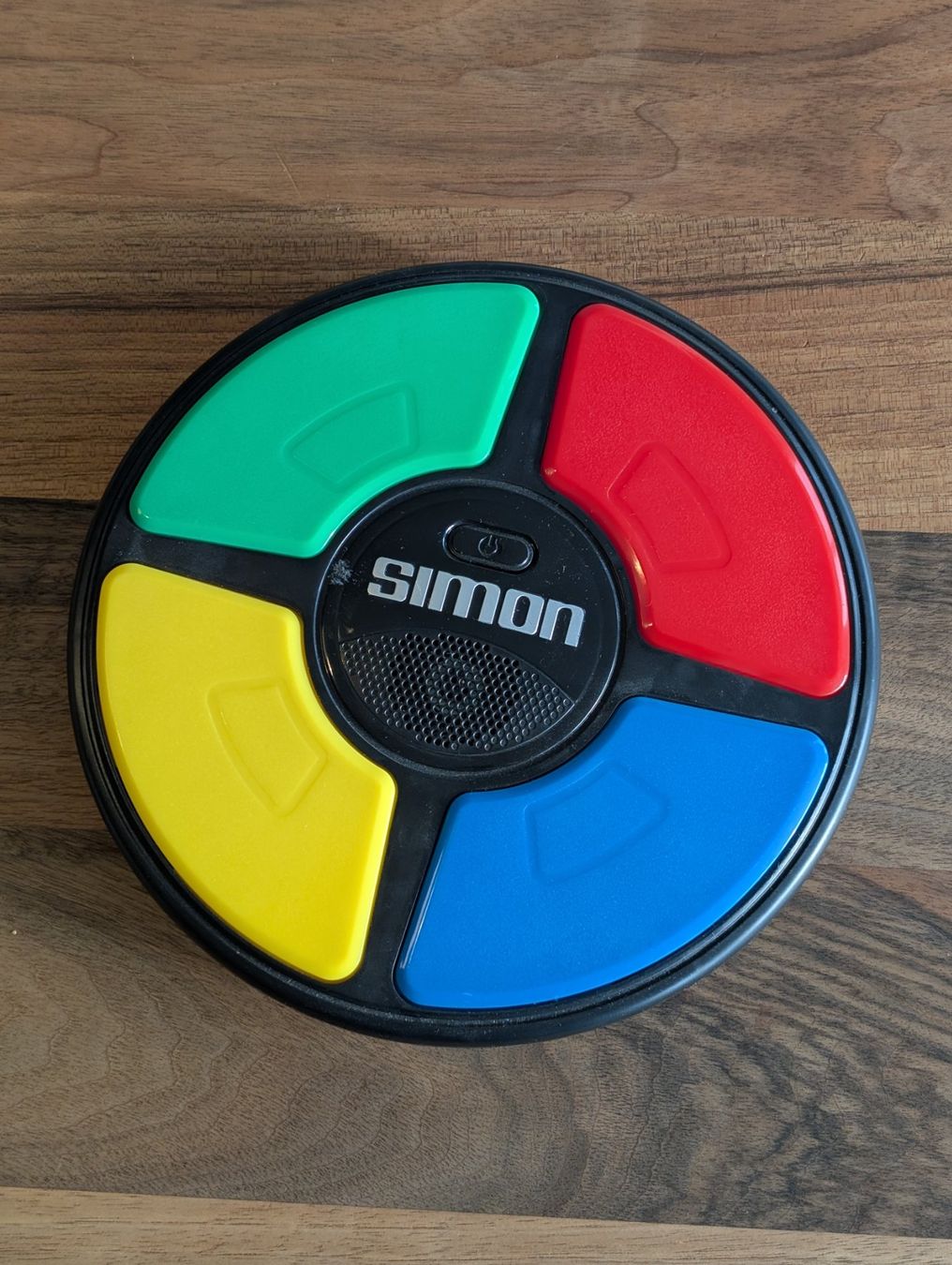 Simon Spiel - Das Original - Reaktionsspiel für die ganze 👪 (Gebraucht ...