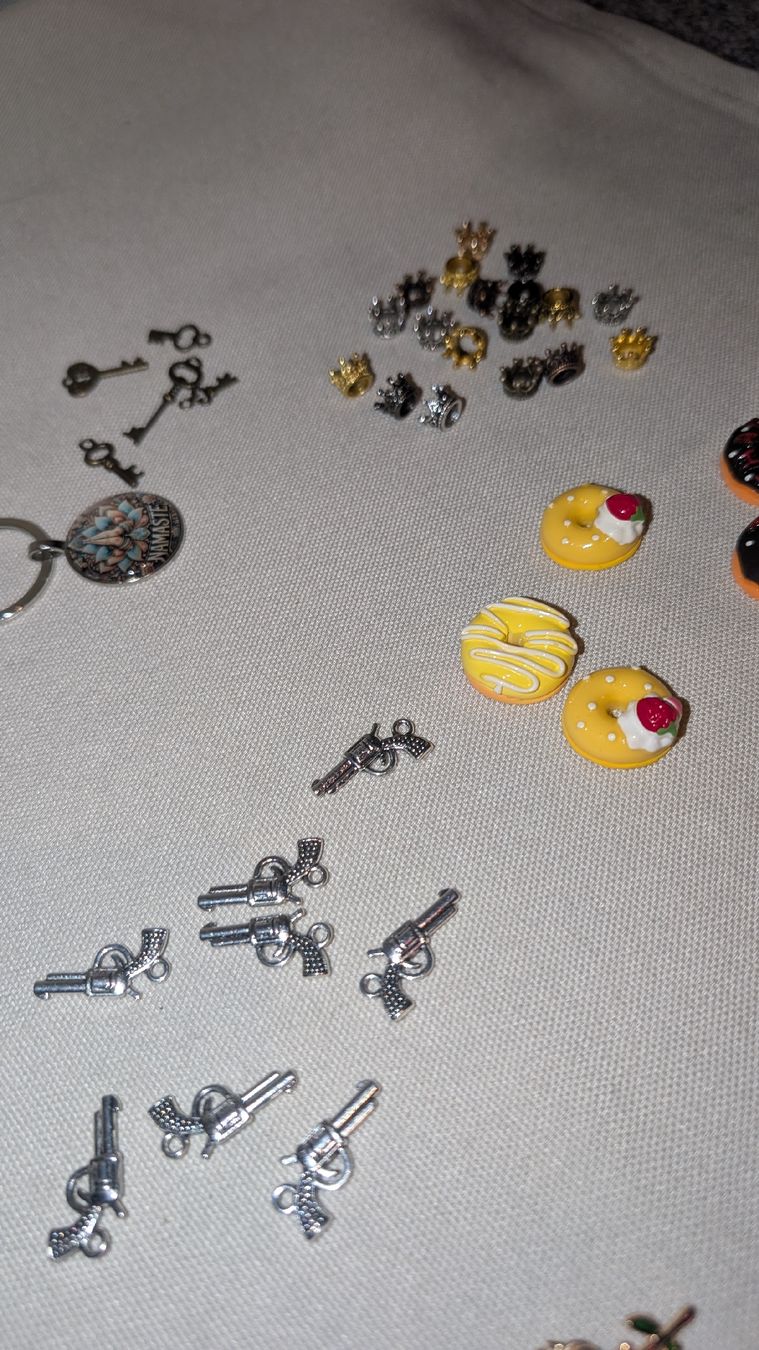 Anhänger Chilli Waffe Donut Rosa Pilze Krone m Schlüssel Sun (Neu und ...