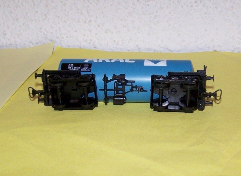 Kleinbahn H0 355 A: Kesselwagen ARAL 4-achsig, modernes Logo (Neu und ...