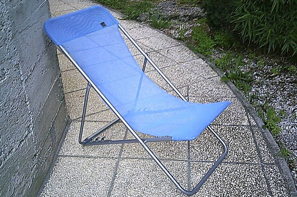 Chaise longue Lafuma hyperlégère quasi neuve (D'occasion) à Le Locle ...