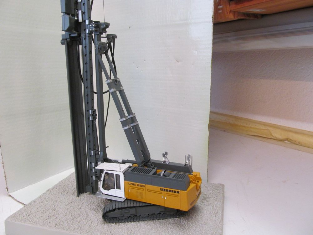 LIEBHERR LRB 255 LARSEN RAMME 1:50 OHNE SCHACHTEL ABHOLUNG (Neu (gemäss ...