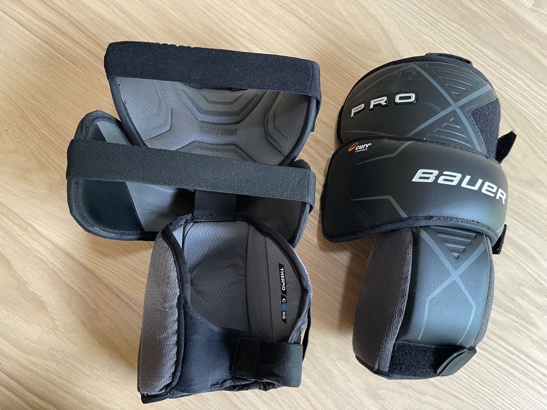 Bauer Pro Knee Guard SR Goalie Knieschoner Senior (Gebraucht) in Schwyz ...